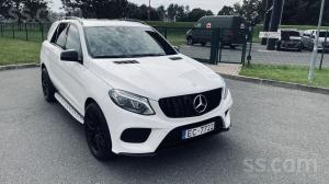 Белый Мерседес ГЛE 350 2017 в Рига, объемом двигателя 3.00 л и пробегом 188 тыс. км за 26900 €, фото 3 на AUTOMOTO.COM.LV