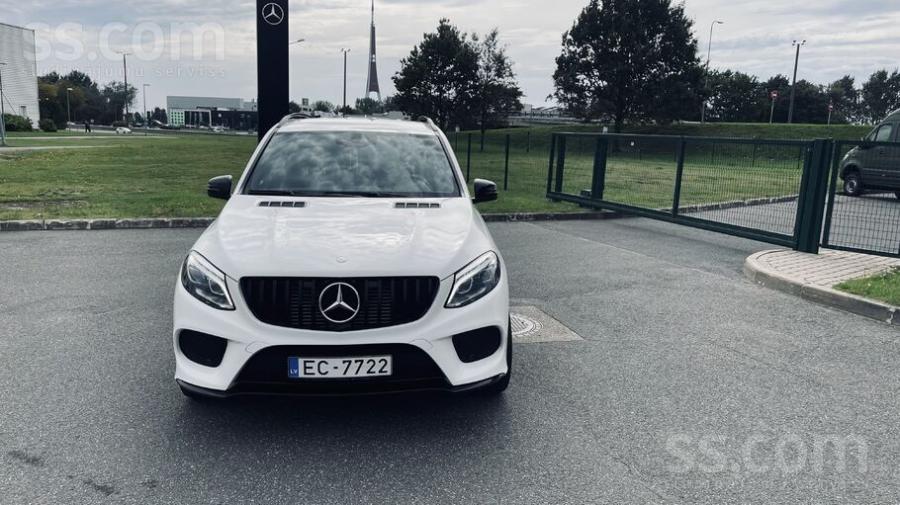 Белый Мерседес ГЛE 350 2017 в Рига, объемом двигателя 3.00 л и пробегом 188 тыс. км за 26900 €, фото 5 на AUTOMOTO.COM.LV