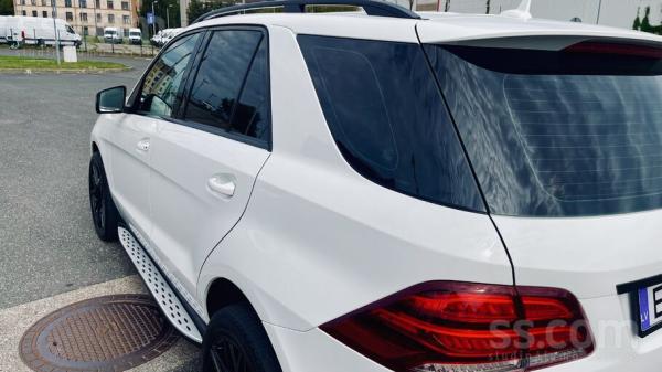 Balts Mercedes-Benz GLE 350 2017 Rīga, ar dzinēja tilpumu 3.00 L un nobraukumu 188 tūkst. km par 26900 €, foto 7 vietnē AUTOMOTO.COM.LV