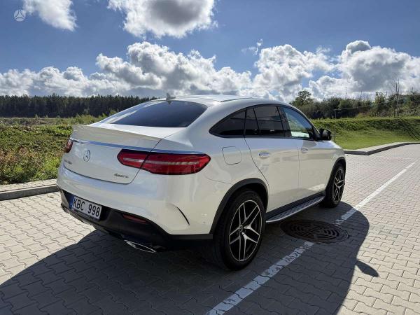 Balts Mercedes-Benz GLE 350 2017 Viļņa, ar dzinēja tilpumu 2.99 L un nobraukumu 180 tūkst. km par 30850 €, foto 3 vietnē AUTOMOTO.COM.LV