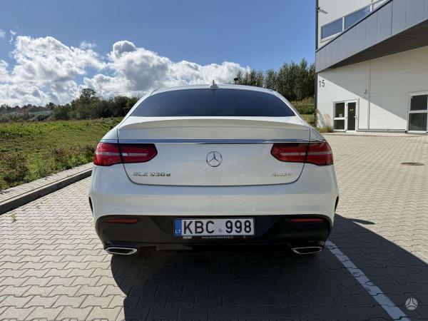 Balts Mercedes-Benz GLE 350 2017 Viļņa, ar dzinēja tilpumu 2.99 L un nobraukumu 180 tūkst. km par 30850 €, foto 4 vietnē AUTOMOTO.COM.LV