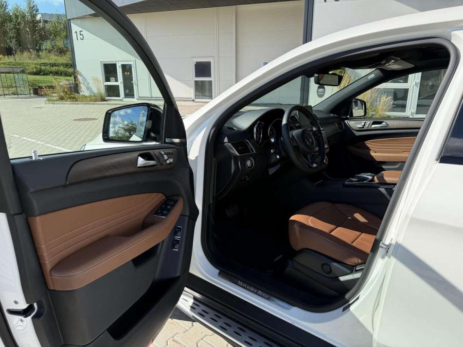 Balts Mercedes-Benz GLE 350 2017 Viļņa, ar dzinēja tilpumu 2.99 L un nobraukumu 180 tūkst. km par 30850 €, foto 7 vietnē AUTOMOTO.COM.LV