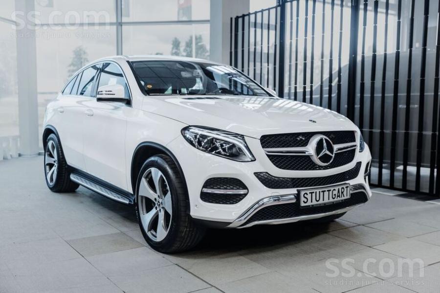 Белый Мерседес ГЛE 350 2018 в Рига, объемом двигателя 3.00 л и пробегом 140 тыс. км за 28000 €, фото 1 на AUTOMOTO.COM.LV