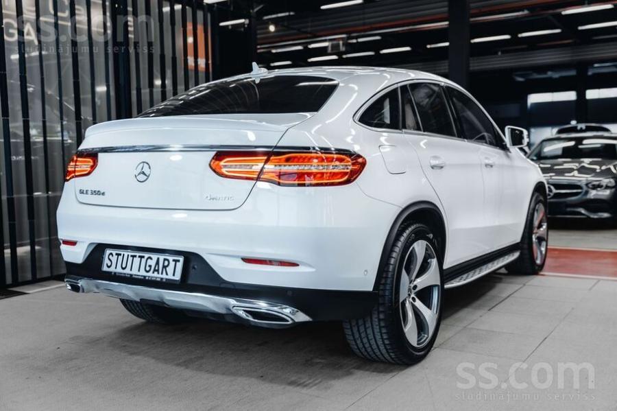 Белый Мерседес ГЛE 350 2018 в Рига, объемом двигателя 3.00 л и пробегом 140 тыс. км за 28000 €, фото 5 на AUTOMOTO.COM.LV