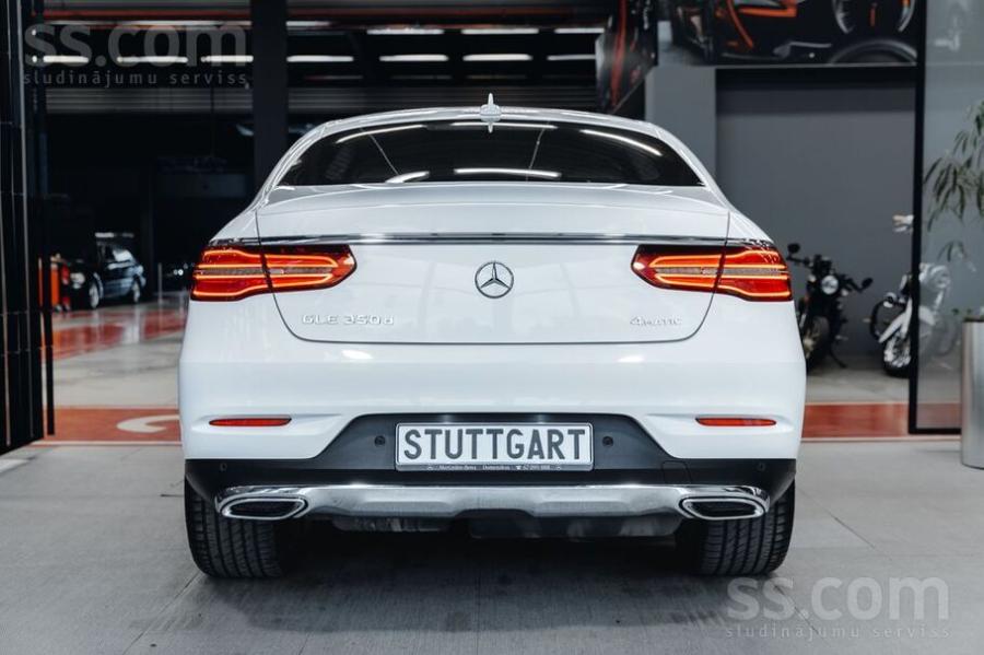 Белый Мерседес ГЛE 350 2018 в Рига, объемом двигателя 3.00 л и пробегом 140 тыс. км за 28000 €, фото 6 на AUTOMOTO.COM.LV