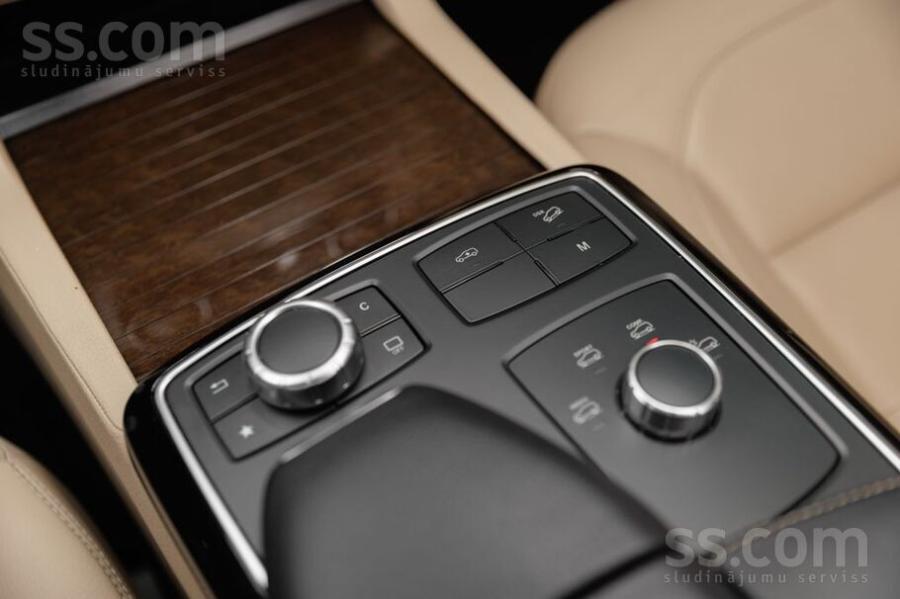 Белый Мерседес ГЛE 350 2018 в Рига, объемом двигателя 3.00 л и пробегом 140 тыс. км за 28000 €, фото 17 на AUTOMOTO.COM.LV