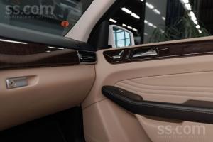 Белый Мерседес ГЛE 350 2018 в Рига, объемом двигателя 3.00 л и пробегом 140 тыс. км за 28000 €, фото 22 на AUTOMOTO.COM.LV
