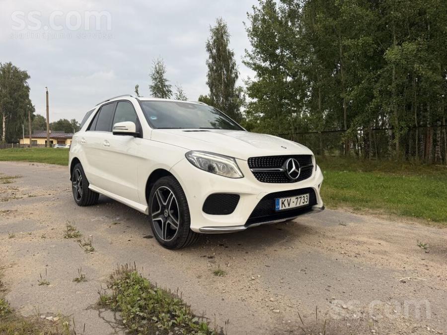 Белый Мерседес ГЛE 350 2018 в Рига, объемом двигателя 3.00 л и пробегом 280 тыс. км за 21900 €, фото 1 на AUTOMOTO.COM.LV