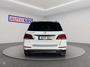 Белый Мерседес ГЛE 350 2018 в Клайпеда, объемом двигателя 3.50 л и пробегом 99 тыс. км за 24499 €, фото 5 на AUTOMOTO.COM.LV