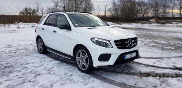 Balts Mercedes-Benz GLE 350 2019 Liepāja, ar dzinēja tilpumu 3.00 L un nobraukumu 98 tūkst. km par 37000 €, foto 2 vietnē AUTOMOTO.COM.LV