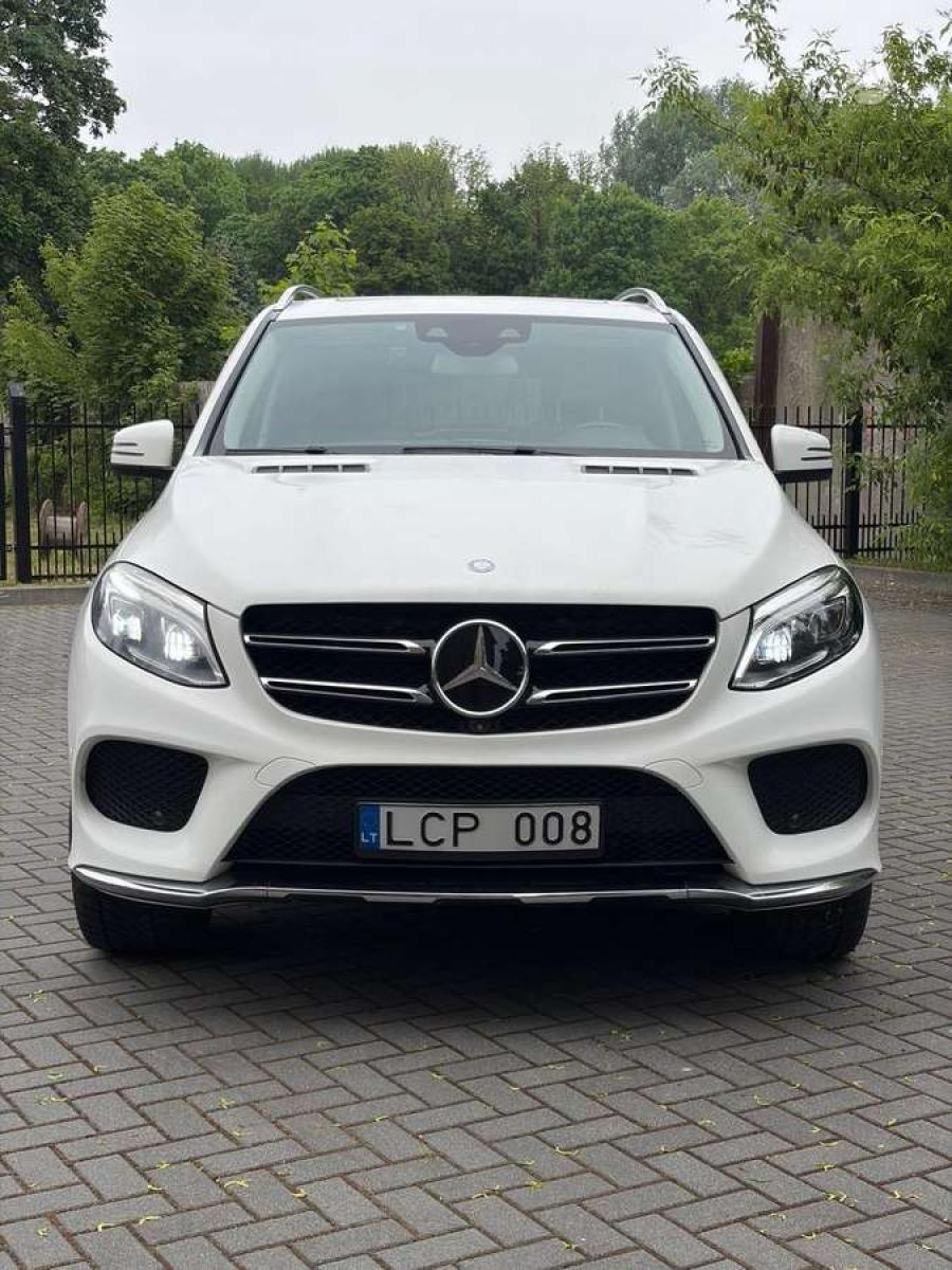 Balts Mercedes-Benz GLE 350 2019 Klaipėda, ar dzinēja tilpumu 3.50 L un nobraukumu 158 tūkst. km par 21000 €, foto 3 vietnē AUTOMOTO.COM.LV
