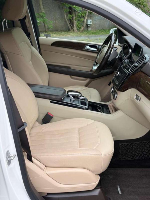 White Mercedes-Benz GLE 350 2019 in Klaipeda, with an engine capacity of 3.50 L and mileage of 158 thousand km for 21000 €, photo 10 on AUTOMOTO.COM.LV