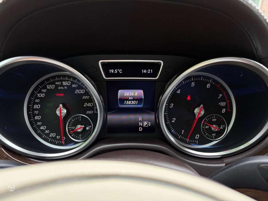 Balts Mercedes-Benz GLE 350 2019 Klaipėda, ar dzinēja tilpumu 3.50 L un nobraukumu 158 tūkst. km par 21000 €, foto 16 vietnē AUTOMOTO.COM.LV