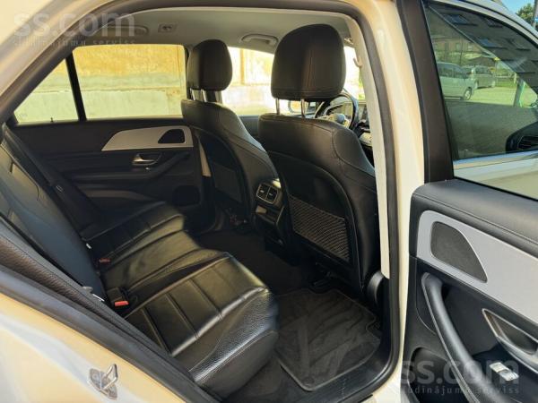 Белый Мерседес ГЛE 350 2019 в Даугавпилс, объемом двигателя 3.00 л и пробегом 145 тыс. км за 46550 €, фото 10 на AUTOMOTO.COM.LV
