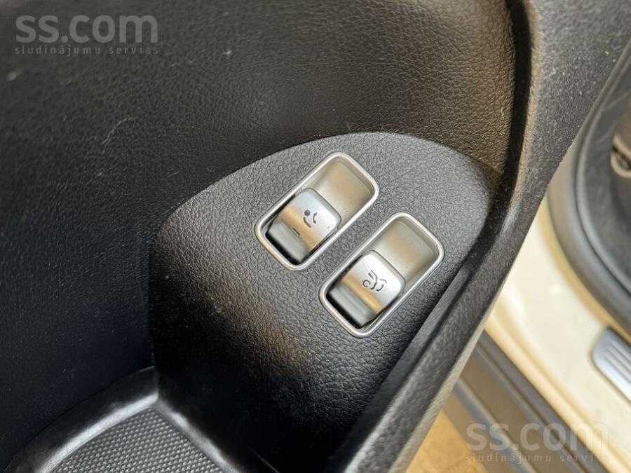 Белый Мерседес ГЛE 350 2019 в Даугавпилс, объемом двигателя 3.00 л и пробегом 145 тыс. км за 46550 €, фото 18 на AUTOMOTO.COM.LV