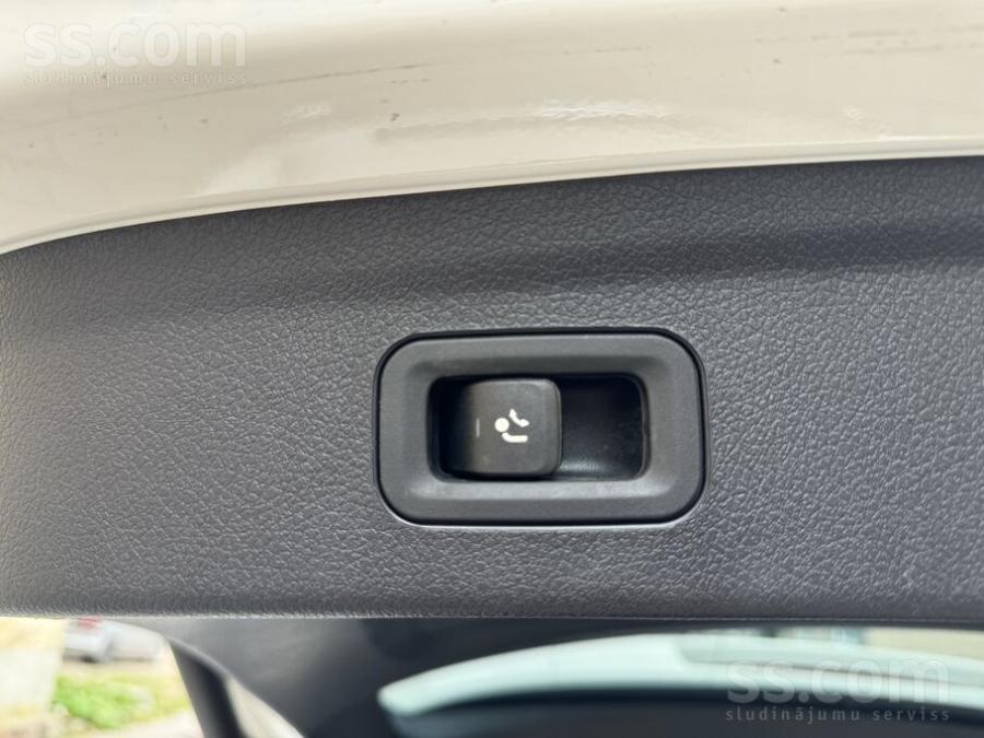 Белый Мерседес ГЛE 350 2019 в Даугавпилс, объемом двигателя 3.00 л и пробегом 145 тыс. км за 46550 €, фото 20 на AUTOMOTO.COM.LV