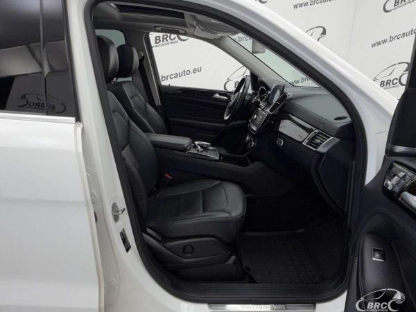 White Mercedes-Benz GLE 350 2019 in Vilnius, with an engine capacity of 2.99 L and mileage of 137 thousand km for 25900 €, photo 5 on AUTOMOTO.COM.LV