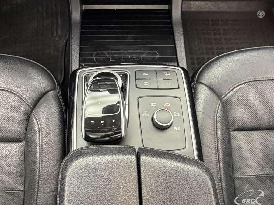 Белый Мерседес ГЛE 350 2019 в Вильнюс, объемом двигателя 2.99 л и пробегом 137 тыс. км за 25900 €, фото 22 на AUTOMOTO.COM.LV