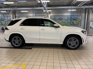 White Mercedes-Benz GLE 350 2020 in Vilnius, with an engine capacity of 3.00 L and mileage of 157 thousand km for 43700 €, photo 6 on AUTOMOTO.COM.LV