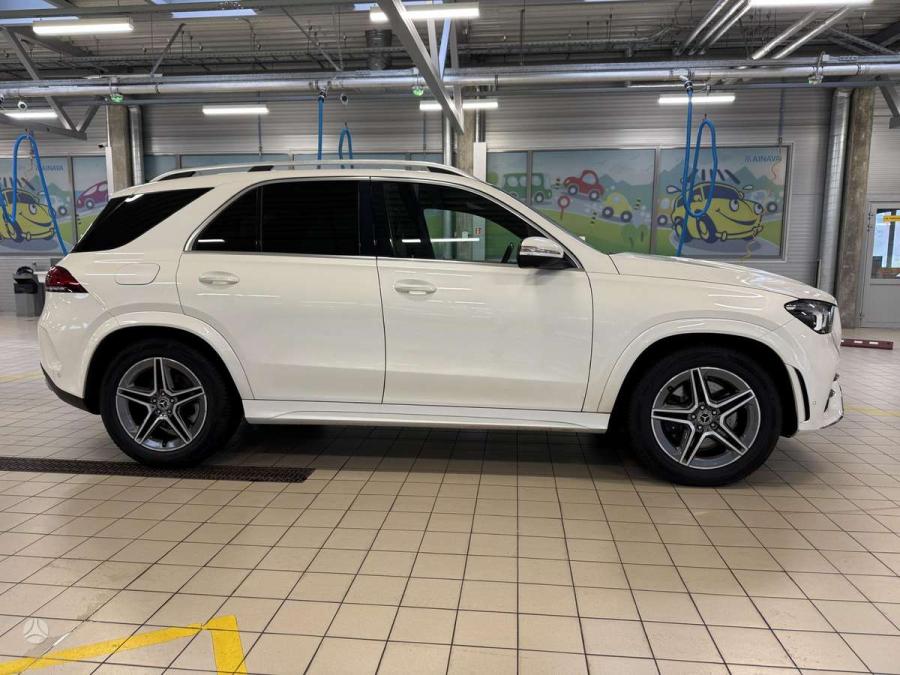 White Mercedes-Benz GLE 350 2020 in Vilnius, with an engine capacity of 3.00 L and mileage of 157 thousand km for 43700 €, photo 6 on AUTOMOTO.COM.LV
