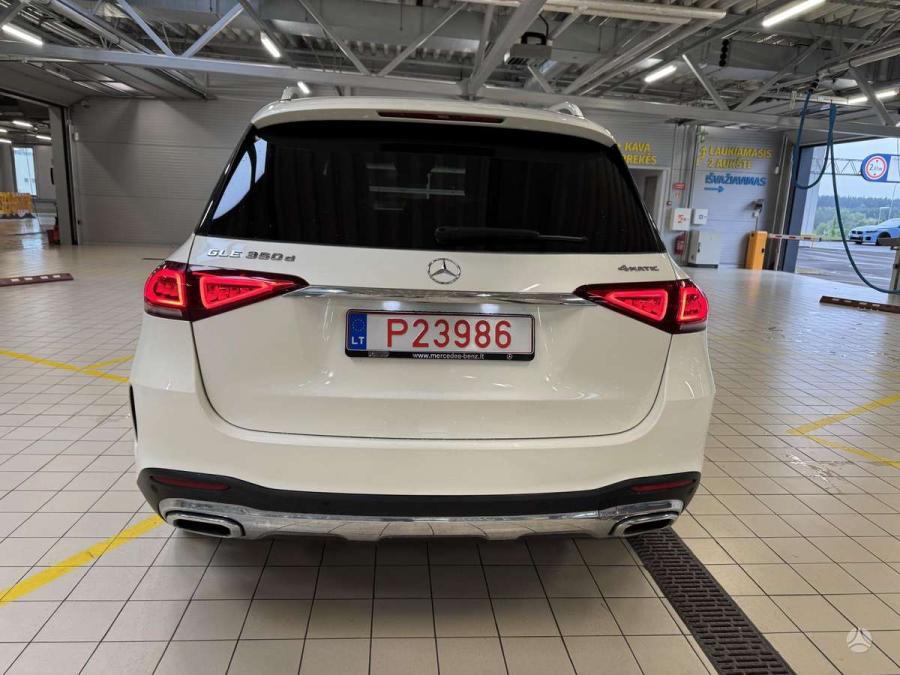 White Mercedes-Benz GLE 350 2020 in Vilnius, with an engine capacity of 3.00 L and mileage of 157 thousand km for 43700 €, photo 9 on AUTOMOTO.COM.LV