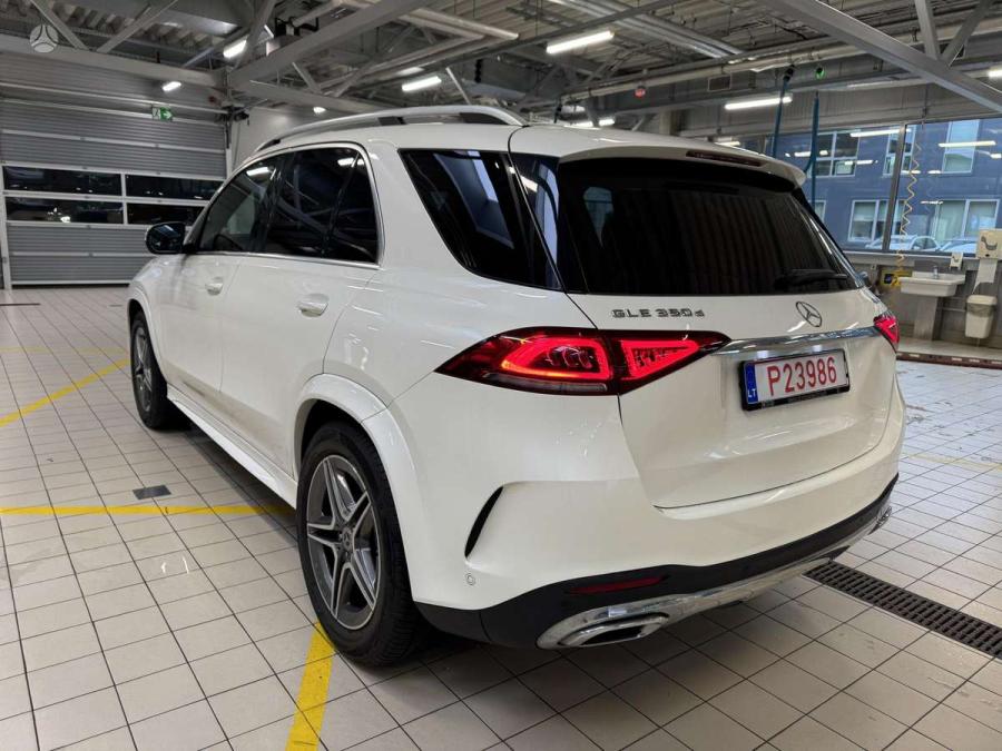White Mercedes-Benz GLE 350 2020 in Vilnius, with an engine capacity of 3.00 L and mileage of 157 thousand km for 43700 €, photo 11 on AUTOMOTO.COM.LV