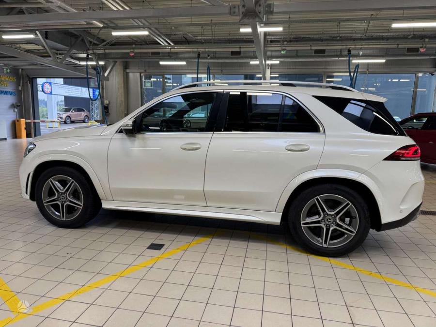 White Mercedes-Benz GLE 350 2020 in Vilnius, with an engine capacity of 3.00 L and mileage of 157 thousand km for 43700 €, photo 13 on AUTOMOTO.COM.LV