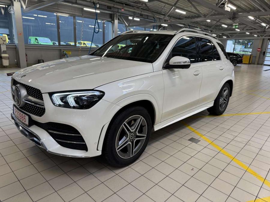 White Mercedes-Benz GLE 350 2020 in Vilnius, with an engine capacity of 3.00 L and mileage of 157 thousand km for 43700 €, photo 14 on AUTOMOTO.COM.LV