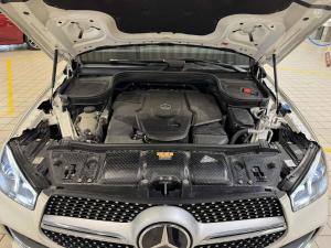 White Mercedes-Benz GLE 350 2020 in Vilnius, with an engine capacity of 3.00 L and mileage of 157 thousand km for 43700 €, photo 26 on AUTOMOTO.COM.LV