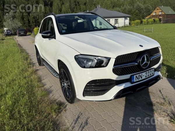 White Mercedes-Benz GLE 350 2020 in Riga, with an engine capacity of 3.00 L and mileage of 69 thousand km for 51300 €, photo 1 on AUTOMOTO.COM.LV