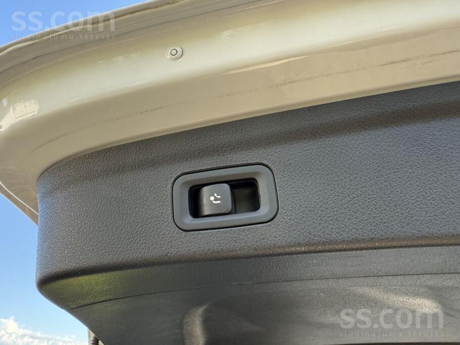 Белый Мерседес ГЛE 350 2020 в Рига, объемом двигателя 3.00 л и пробегом 69 тыс. км за 51300 €, фото 23 на AUTOMOTO.COM.LV