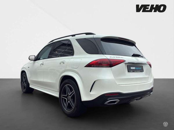White Mercedes-Benz GLE 350 2020 in Vilnius, with an engine capacity of 1.95 L and mileage of 102 thousand km for 49900 €, photo 3 on AUTOMOTO.COM.LV