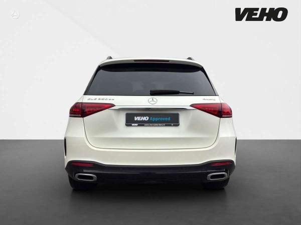 White Mercedes-Benz GLE 350 2020 in Vilnius, with an engine capacity of 1.95 L and mileage of 102 thousand km for 49900 €, photo 4 on AUTOMOTO.COM.LV