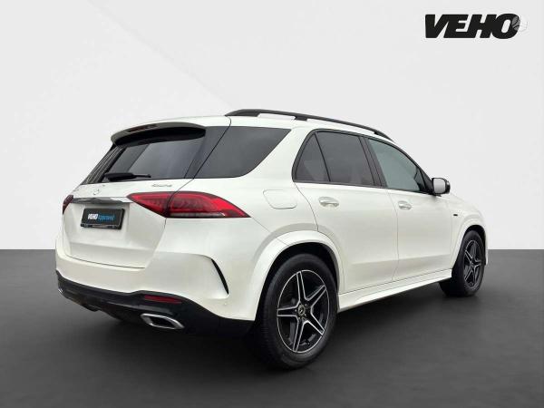 White Mercedes-Benz GLE 350 2020 in Vilnius, with an engine capacity of 1.95 L and mileage of 102 thousand km for 49900 €, photo 5 on AUTOMOTO.COM.LV