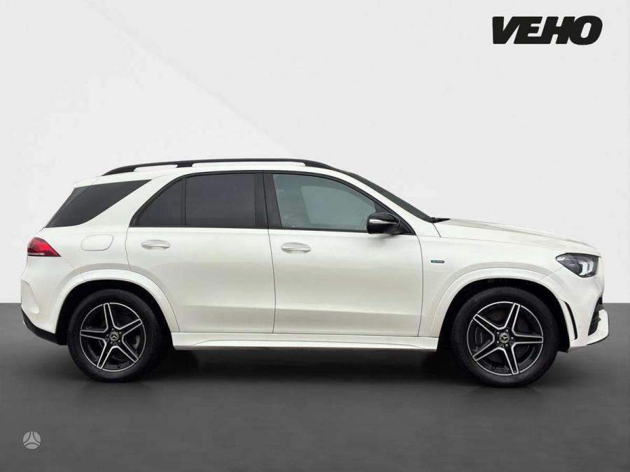 White Mercedes-Benz GLE 350 2020 in Vilnius, with an engine capacity of 1.95 L and mileage of 102 thousand km for 49900 €, photo 7 on AUTOMOTO.COM.LV