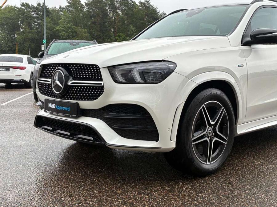 White Mercedes-Benz GLE 350 2020 in Vilnius, with an engine capacity of 1.95 L and mileage of 102 thousand km for 49900 €, photo 10 on AUTOMOTO.COM.LV