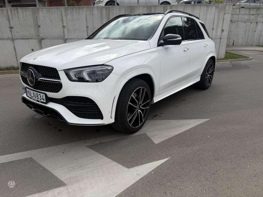 White Mercedes-Benz GLE 350 2020 in Kaunas, with an engine capacity of 2.93 L and mileage of 173 thousand km for 41750 €, photo 1 on AUTOMOTO.COM.LV