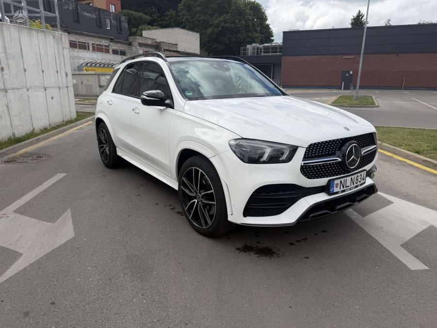 White Mercedes-Benz GLE 350 2020 in Kaunas, with an engine capacity of 2.93 L and mileage of 173 thousand km for 41750 €, photo 3 on AUTOMOTO.COM.LV
