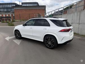 White Mercedes-Benz GLE 350 2020 in Kaunas, with an engine capacity of 2.93 L and mileage of 173 thousand km for 41750 €, photo 6 on AUTOMOTO.COM.LV