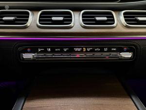 Balts Mercedes-Benz GLE 350 2020 Viļņa, ar dzinēja tilpumu 1.99 L un nobraukumu 153 tūkst. km par 36500 €, foto 26 vietnē AUTOMOTO.COM.LV