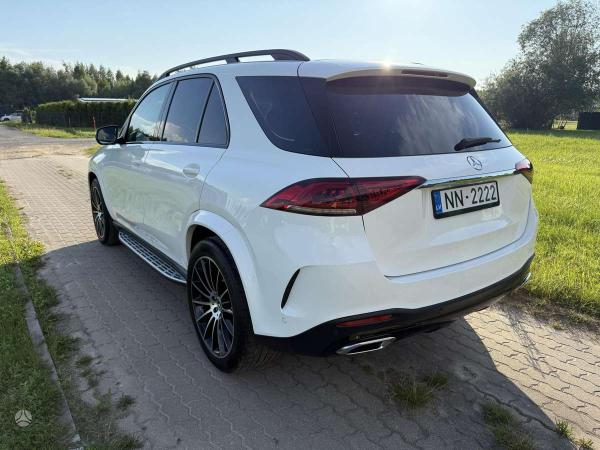 Мерседес ГЛE 350 2020 в Рига на AUTOMOTO.COM.LV Белый Мерседес ГЛE 350 2020 в Рига, объемом двигателя 2.93 л и пробегом 73 тыс. км за 51360 €, фото 5 на AUTOMOTO.COM.LV