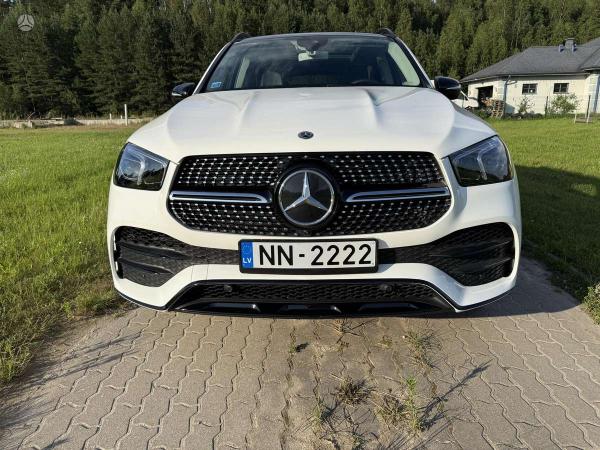 Мерседес ГЛE 350 2020 в Рига на AUTOMOTO.COM.LV Белый Мерседес ГЛE 350 2020 в Рига, объемом двигателя 2.93 л и пробегом 73 тыс. км за 51360 €, фото 6 на AUTOMOTO.COM.LV