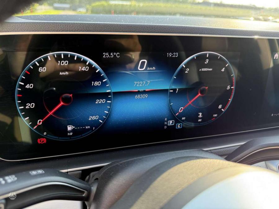 Balts Mercedes-Benz GLE 350 2020 Rīga, ar dzinēja tilpumu 2.93 L un nobraukumu 73 tūkst. km par 51360 €, foto 20 vietnē AUTOMOTO.COM.LV