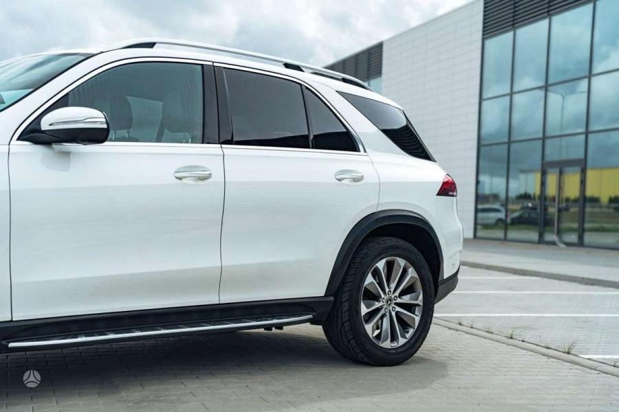 Белый Мерседес ГЛE 350 2020 в Клайпеда, объемом двигателя 2.00 л и пробегом 89 тыс. км за 33900 €, фото 32 на AUTOMOTO.COM.LV