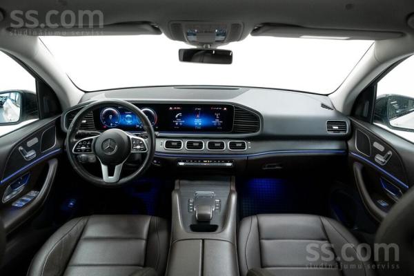 White Mercedes-Benz GLE 350 2021 in Riga, with an engine capacity of 3.00 L and mileage of 136 thousand km for 48500 €, photo 4 on AUTOMOTO.COM.LV