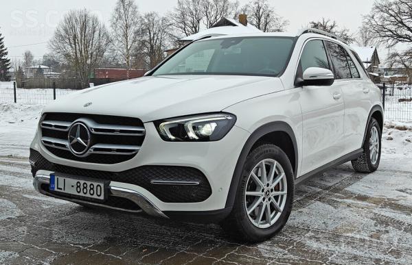 Белый Мерседес ГЛE 350 2021 в Рига, объемом двигателя 3.00 л и пробегом 162 тыс. км за 44900 €, фото 1 на AUTOMOTO.COM.LV