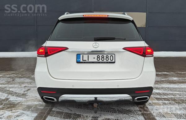 Белый Мерседес ГЛE 350 2021 в Рига, объемом двигателя 3.00 л и пробегом 162 тыс. км за 44900 €, фото 4 на AUTOMOTO.COM.LV