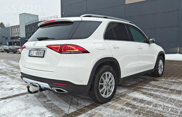 Белый Мерседес ГЛE 350 2021 в Рига, объемом двигателя 3.00 л и пробегом 162 тыс. км за 44900 €, фото 5 на AUTOMOTO.COM.LV