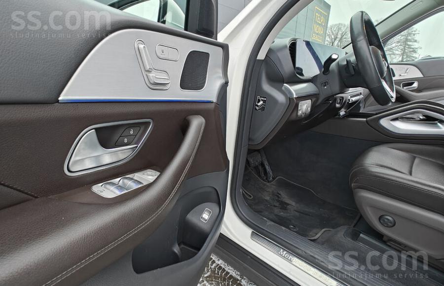 White Mercedes-Benz GLE 350 2021 in Riga, with an engine capacity of 3.00 L and mileage of 162 thousand km for 44900 €, photo 14 on AUTOMOTO.COM.LV