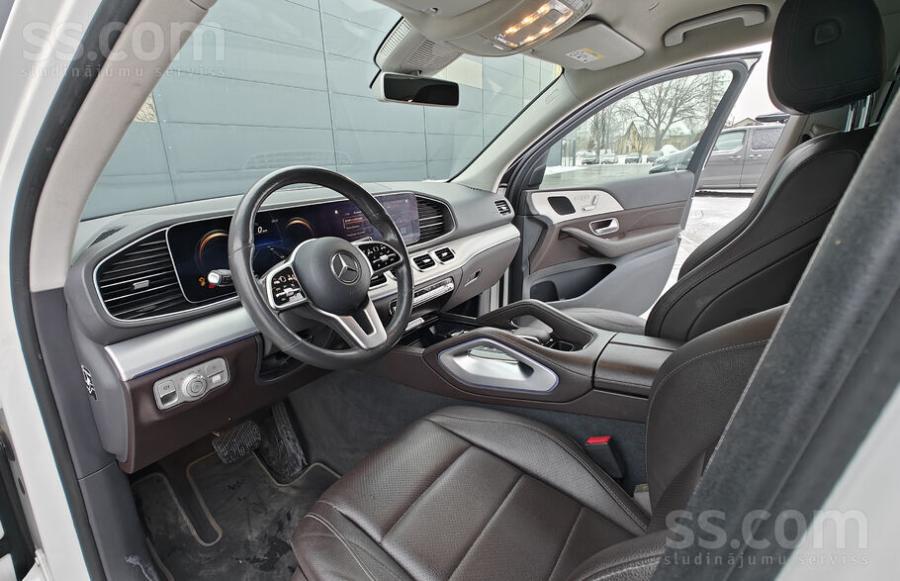 White Mercedes-Benz GLE 350 2021 in Riga, with an engine capacity of 3.00 L and mileage of 162 thousand km for 44900 €, photo 15 on AUTOMOTO.COM.LV